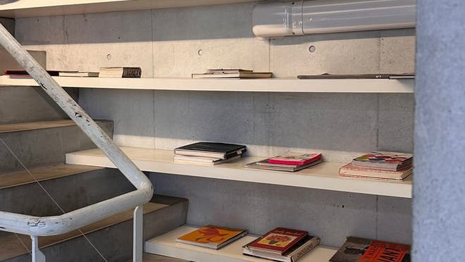 表参道駅徒歩7分、1階にはカフェ併設の自由空間の写真9