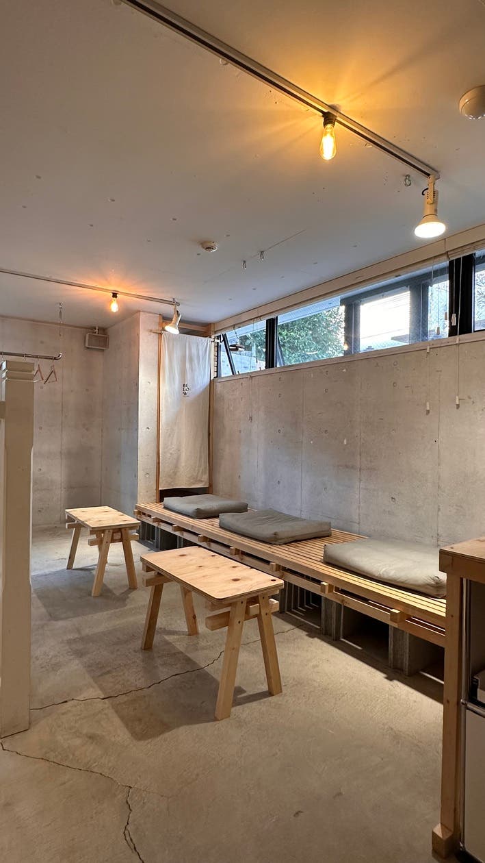 表参道駅徒歩7分、1階にはカフェ併設の自由空間の写真11