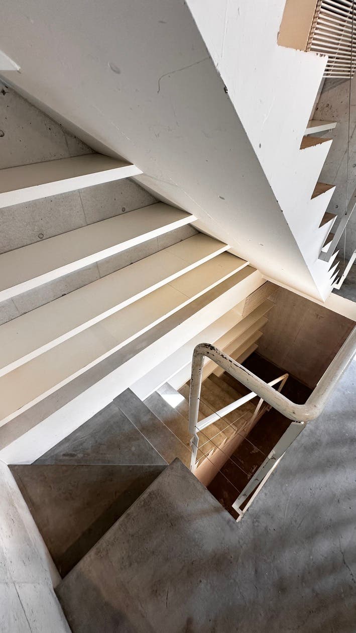 表参道駅徒歩7分、1階にはカフェ併設の自由空間の写真14