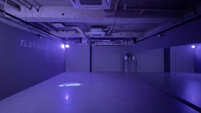 大久保駅から2分 ダンス / フィットネス / ボイトレ / 演劇 / 楽器/ 各種撮影 など 様々な用途でご利用いただけます。の写真1