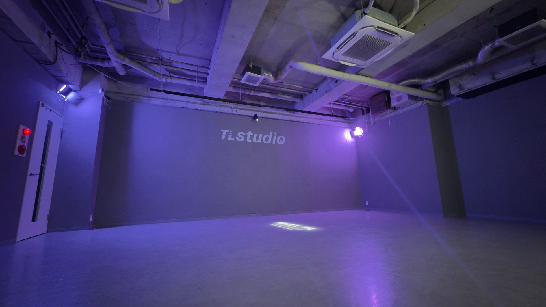 大久保駅から2分　ダンス / フィットネス / ボイトレ / 演劇 / 楽器/ 各種撮影 など 様々な用途でご利用いただけます。の写真2