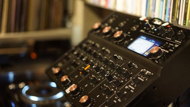 【飯田橋駅 徒歩5分 神楽坂駅 徒歩6分】プロジェクター・音楽・DJを使ったパーティ・イベントに最適!楽器の演奏も可能!の写真2