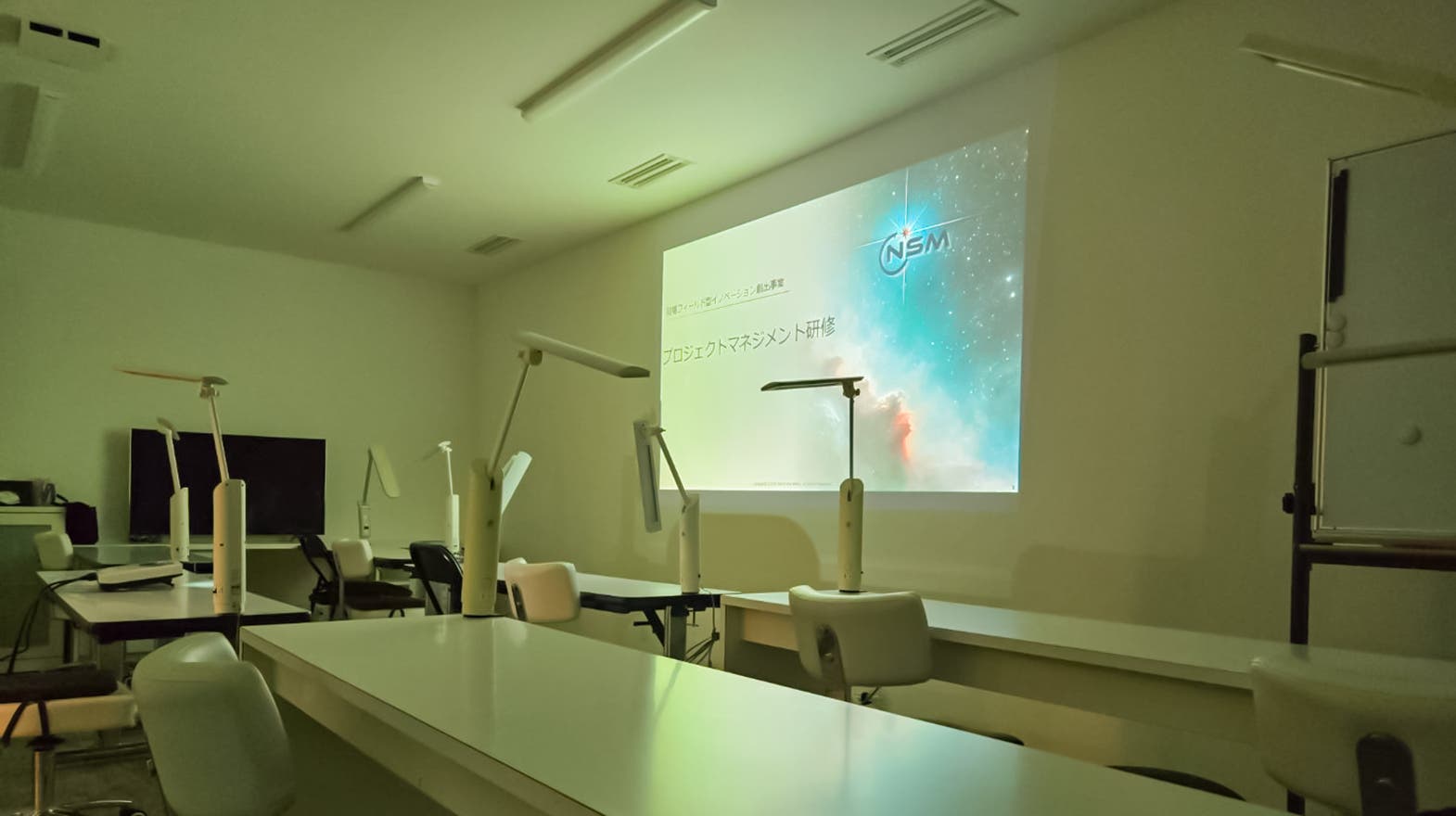 《NEWオープン🎉》会議・セミナー・講習会に最適。ママ会や少人数イベントにも。幅広く使える多目的スペースの写真12