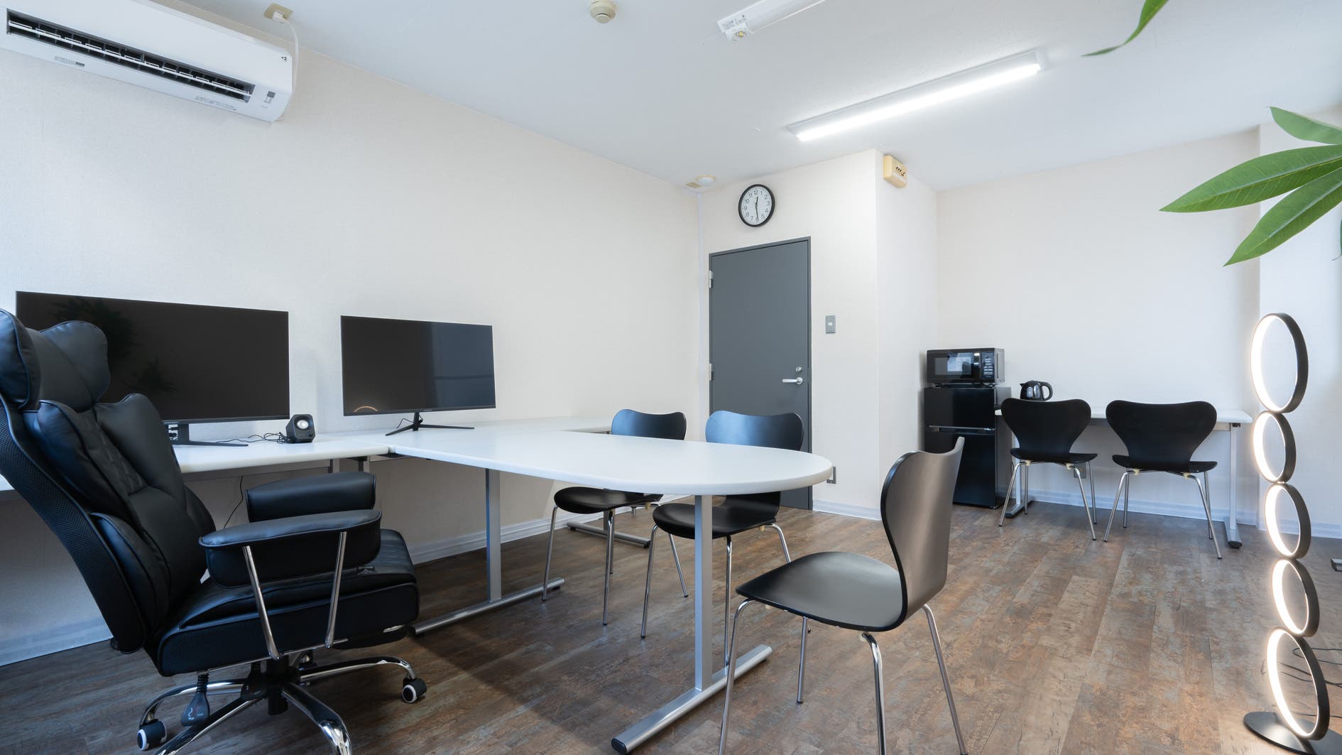 【 天満橋駅 徒歩1分 】静かな 個室 貸会議室 ワークスペース ｜ 一人作業 ／ 少人数会議 ／ テレワーク対応 ／ 動画視聴の写真2