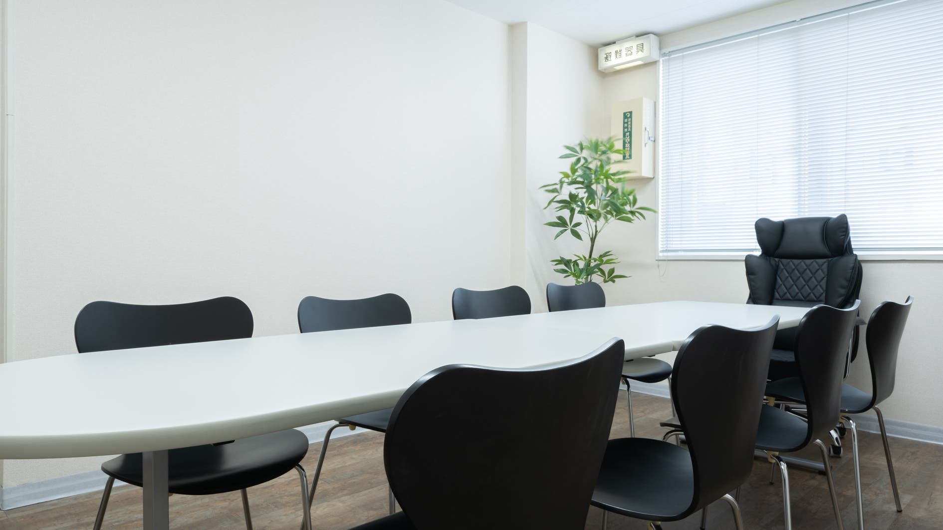 【 天満橋駅 徒歩1分 】静かな 個室 貸会議室 ワークスペース ｜ 一人作業 ／ 少人数会議 ／ テレワーク対応 ／ 動画視聴の写真4