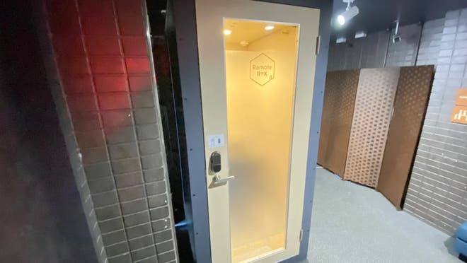 【CHATBOX ランドーレジデンス東京スイーツ】No.1 Web会議・通話に最適/無料Wifi/電源ありの写真1