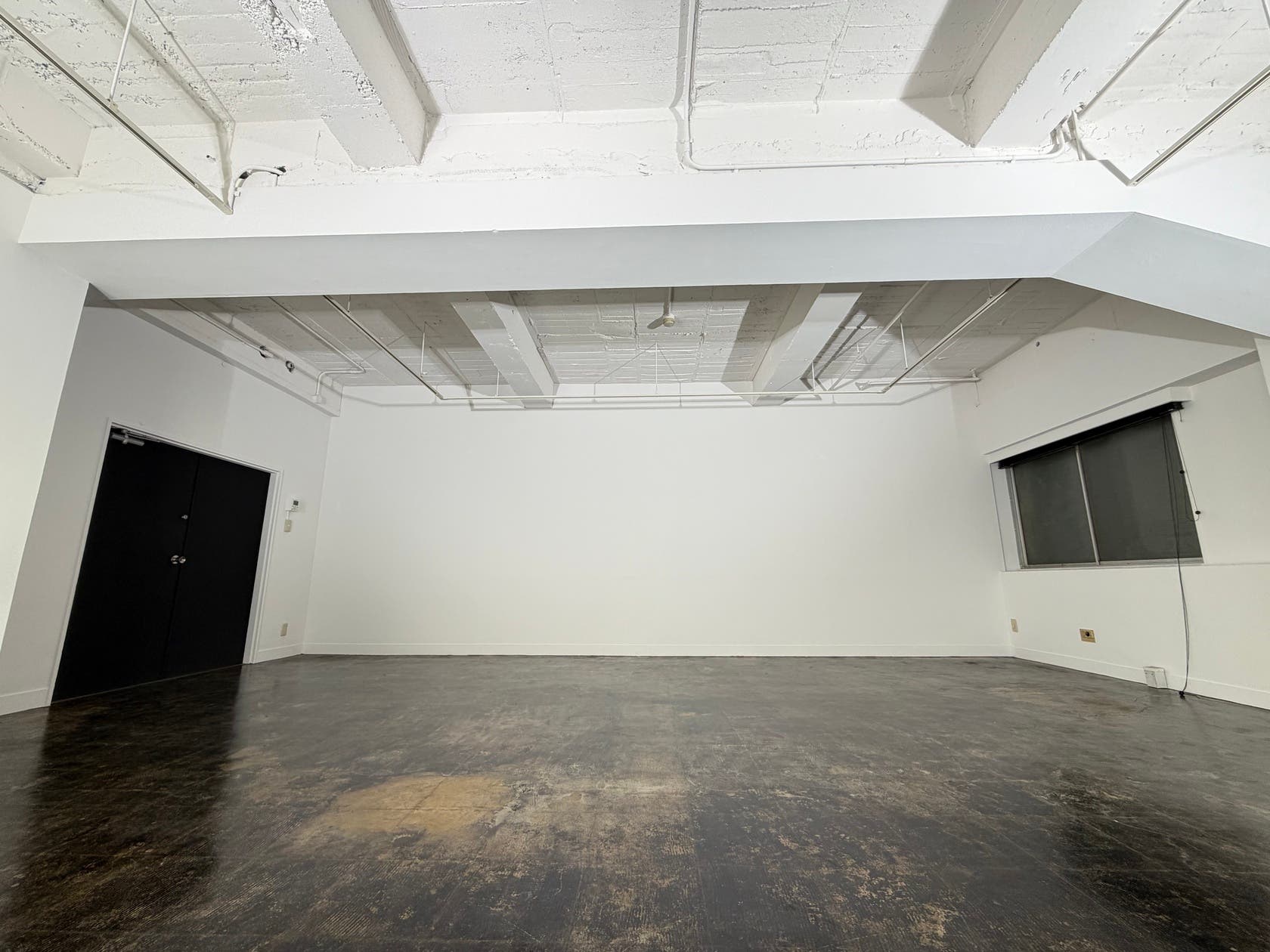 【西麻布】アパレルチームが立ち上げたHOUSE studio!!|撮る・つくる・整える|日常を表現に変える|ヴィンテージ什器多数の写真2