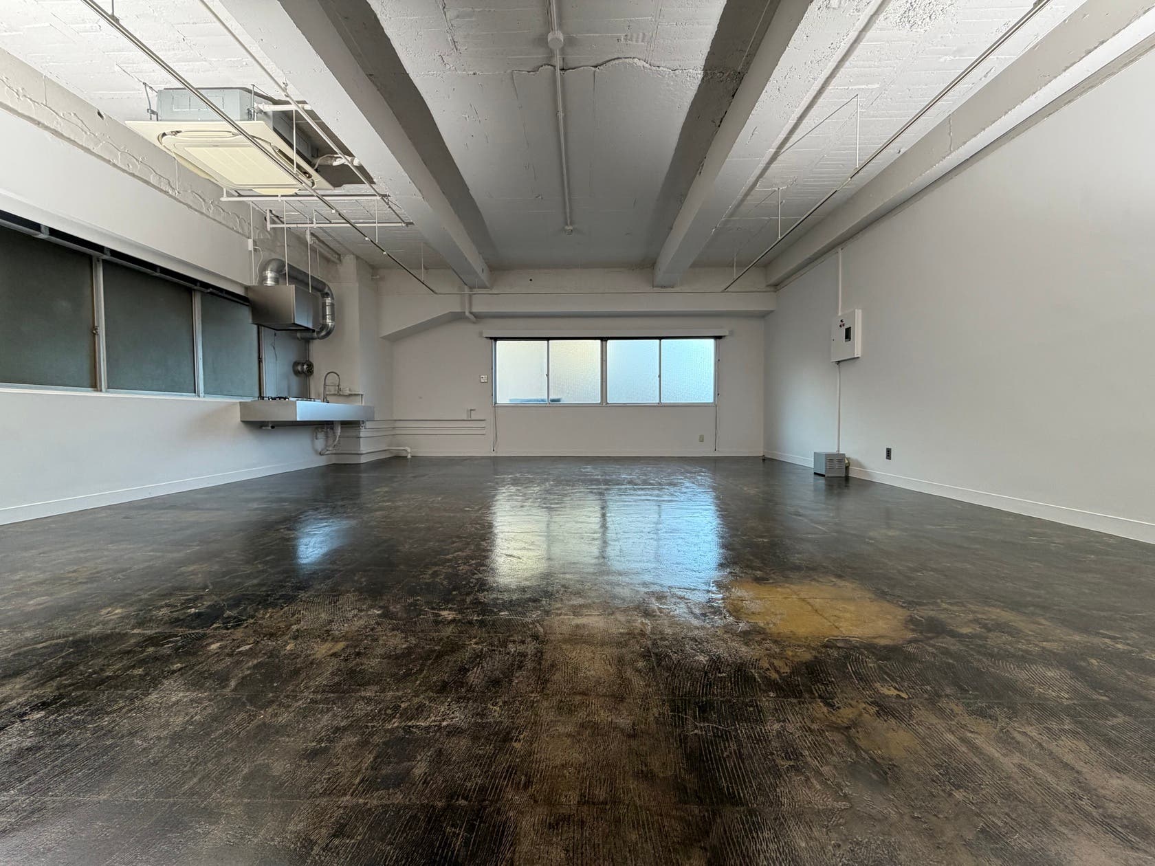 【西麻布】アパレルチームが立ち上げたHOUSE studio!!|撮る・つくる・整える|日常を表現に変える|ヴィンテージ什器多数の写真4