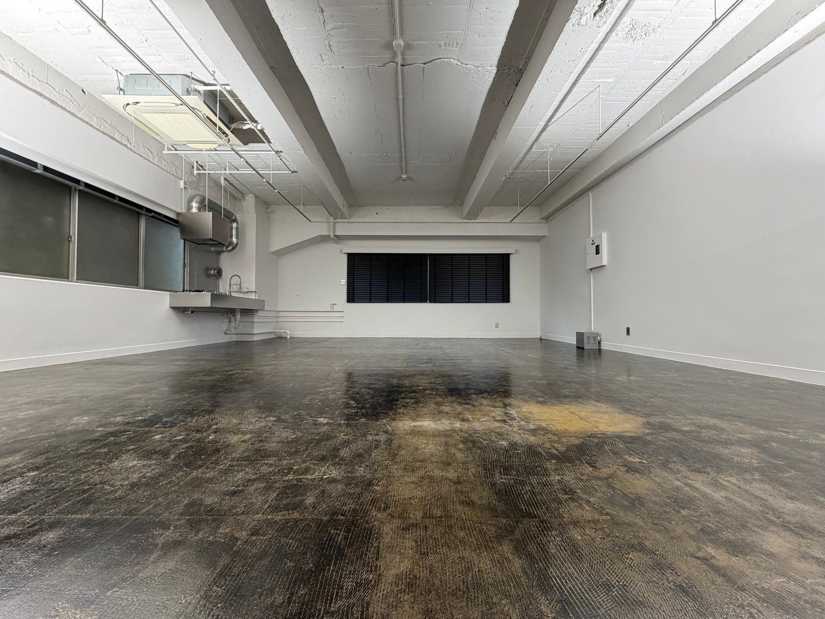 【西麻布】アパレルチームが立ち上げたHOUSE studio!!|撮る・つくる・整える|日常を表現に変える|ヴィンテージ什器多数の写真5