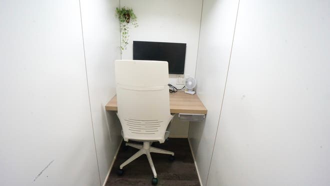 <BIZ DESK 笹塚駅前No.4>完全個室ワークブース🚪光回線Wi-Fi📶ナノイー発生機✨テレワーク/Web面接/作業の写真4