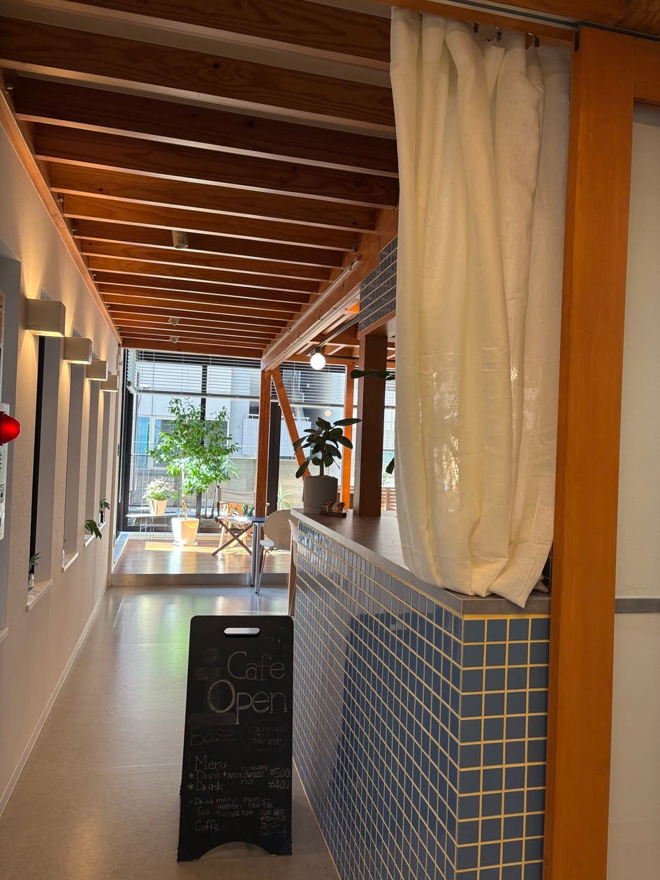 神田駅から3分！カウンターと吹き抜けがいい感じの、多用途スペースの写真21