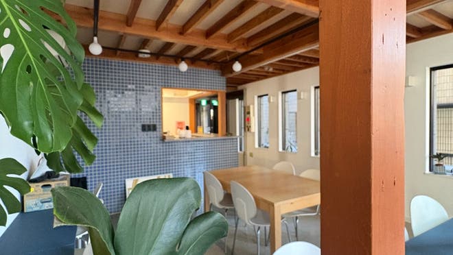 神田駅から3分!カウンターと吹き抜けがいい感じの、多用途スペースの写真22