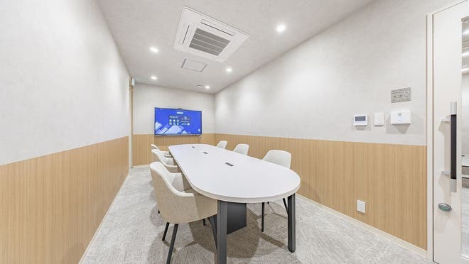 北浜駅徒歩4分、6名用会議室の写真1