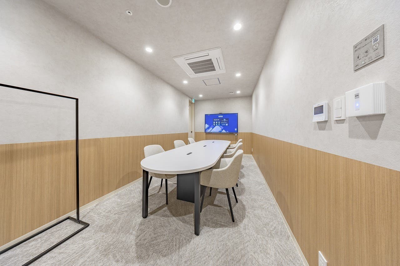 北浜駅徒歩4分、6名用会議室の写真5