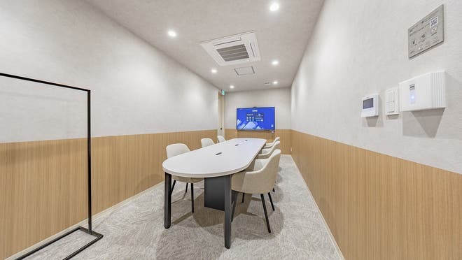 北浜駅徒歩4分、6名用会議室の写真5