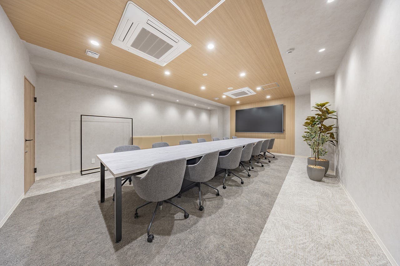 北浜駅徒歩4分、14名用会議室の写真2