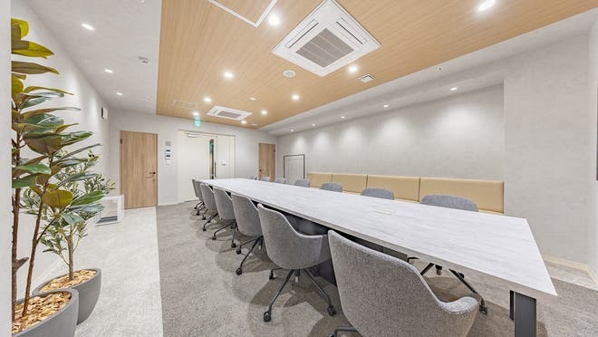 北浜駅徒歩4分、14名用会議室の写真3