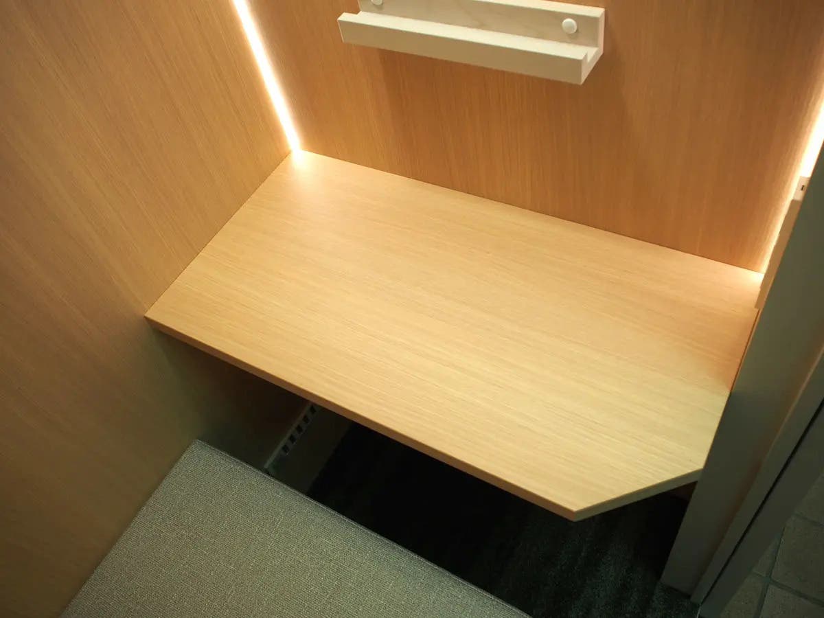 【CHATBOX 関内 LIST EAST BLD】2F No.1　Web会議・通話に最適/無料Wifi/電源ありの写真4