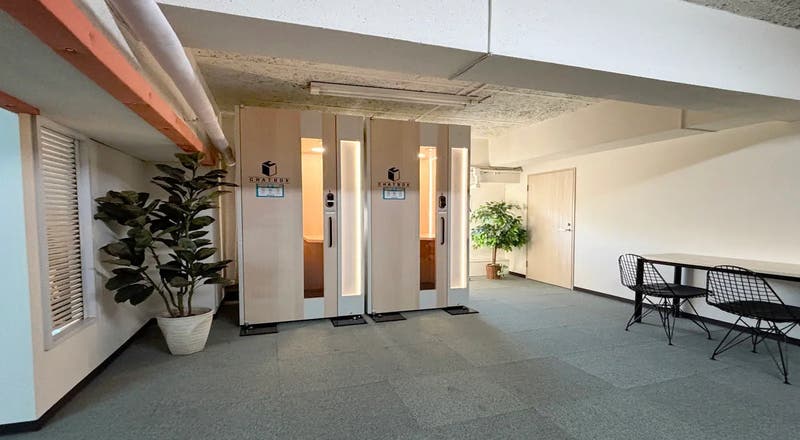 【CHATBOX 関内 LIST EAST BLD】9F No.2　Web会議・通話に最適/無料Wifi/電源あり