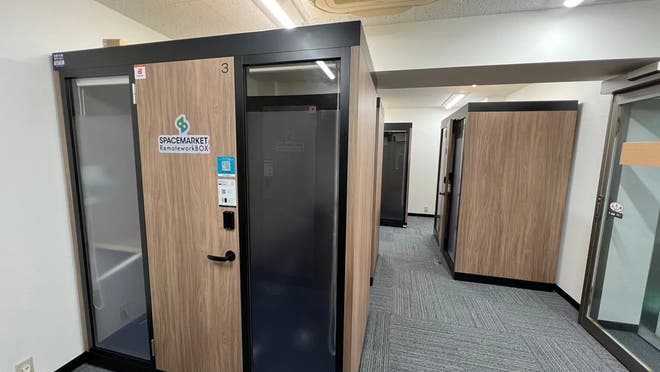 【CHATBOX 共新ビル】No.2 Web会議・通話に最適/無料Wifi/電源ありの写真1