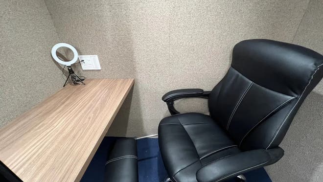 【CHATBOX 共新ビル】No.3 Web会議・通話に最適/無料Wifi/電源ありの写真2