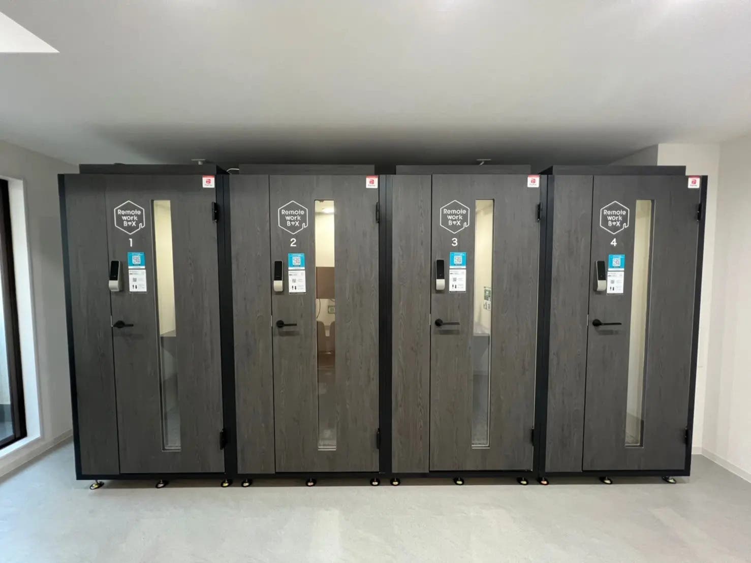 【CHATBOX 西新宿Aビル】No.3　Web会議・通話に最適/無料Wifi/電源ありの写真3