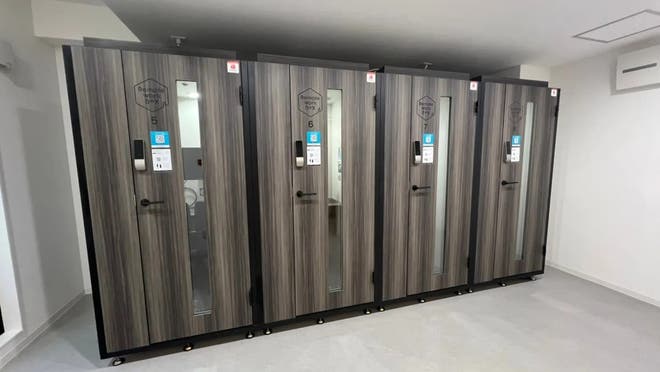 【CHATBOX 西新宿Aビル】No.8 Web会議・通話に最適/無料Wifi/電源ありの写真1