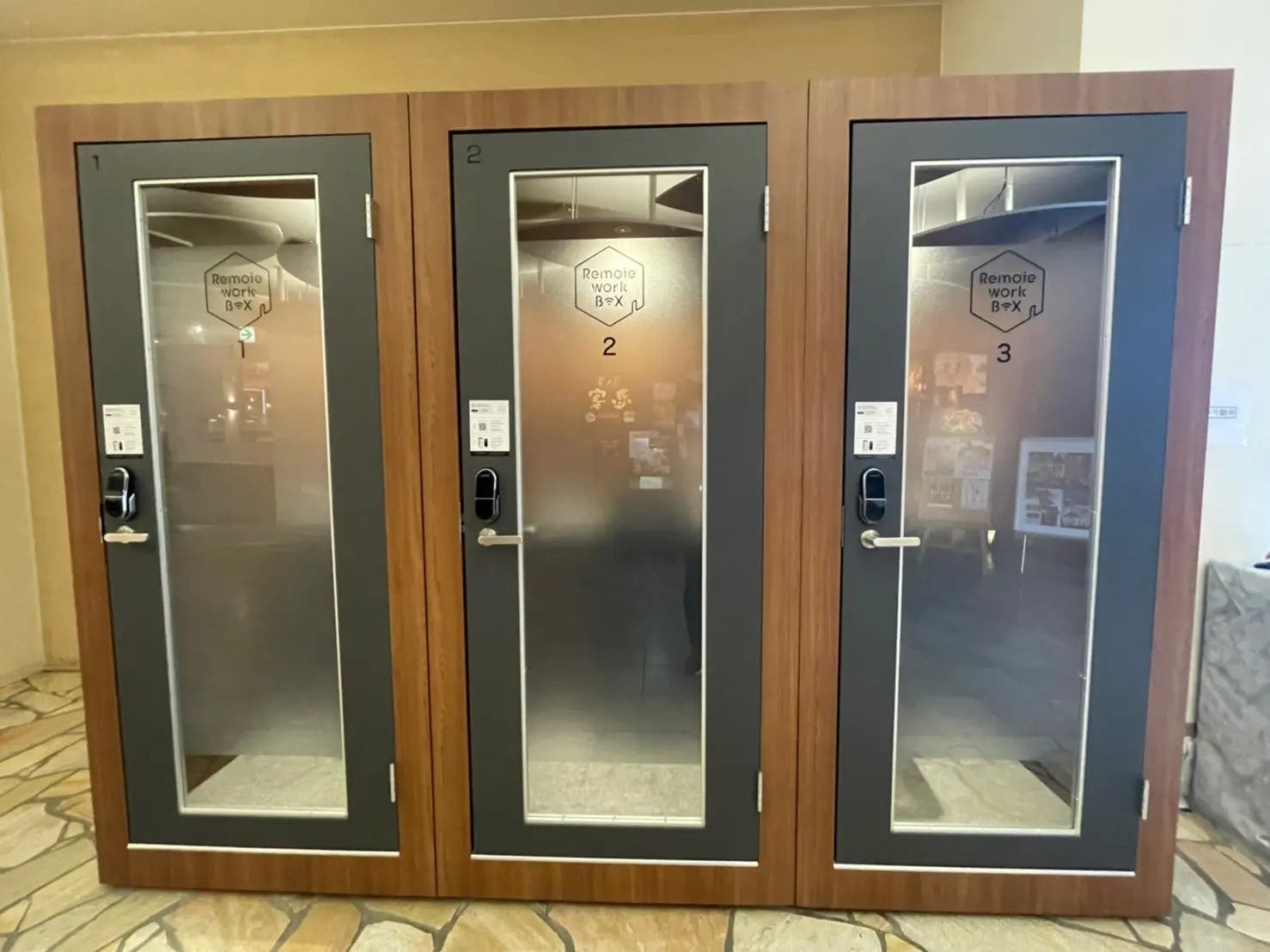 【CHATBOX 千葉EXビル】No.1　Web会議・通話に最適/無料Wifi/電源ありの写真1