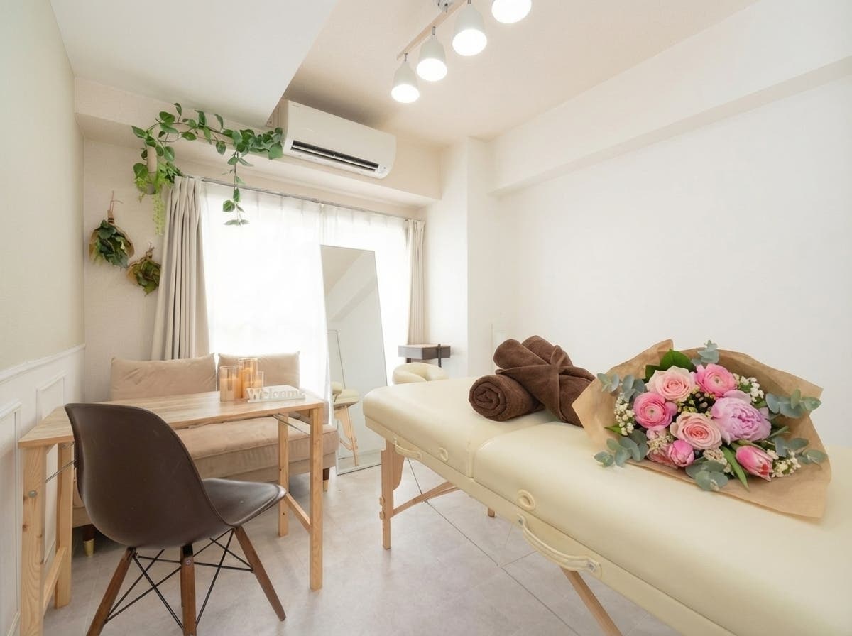 【01💐JR柏駅３分すぐ/ 癒し北欧スタイル✨】完全貸切のプライベートサロン💆‍♀️モール壁で高級感をグッと演出💐の写真1
