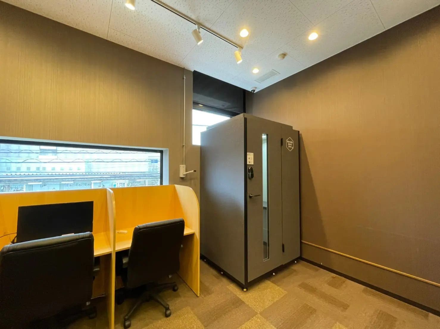 【CHATBOX 勉強カフェ 溝の口スタジオ】No.1　Web会議・通話に最適/無料Wifi/電源ありの写真3