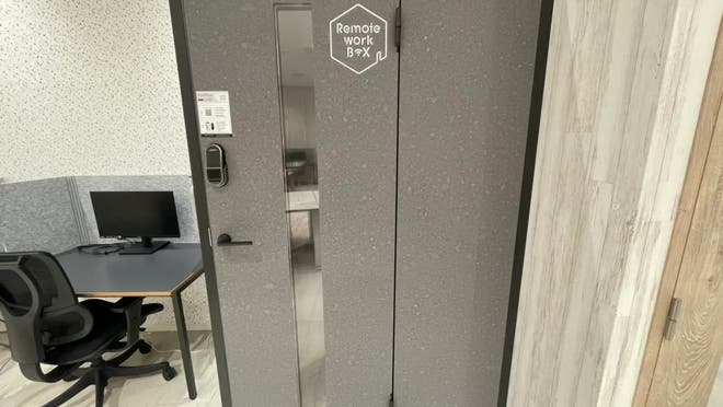 【CHATBOX 勉強カフェ 町田マルイスタジオ】No.1 Web会議・通話に最適/無料Wifi/電源ありの写真1