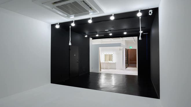 桜木町駅から徒歩11分|白ホリと黒背景が使える無料機材が豊富に揃った格安レンタル撮影スタジオの写真6