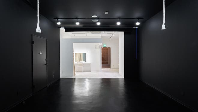 桜木町駅から徒歩11分|白ホリと黒背景が使える無料機材が豊富に揃った格安レンタル撮影スタジオの写真9