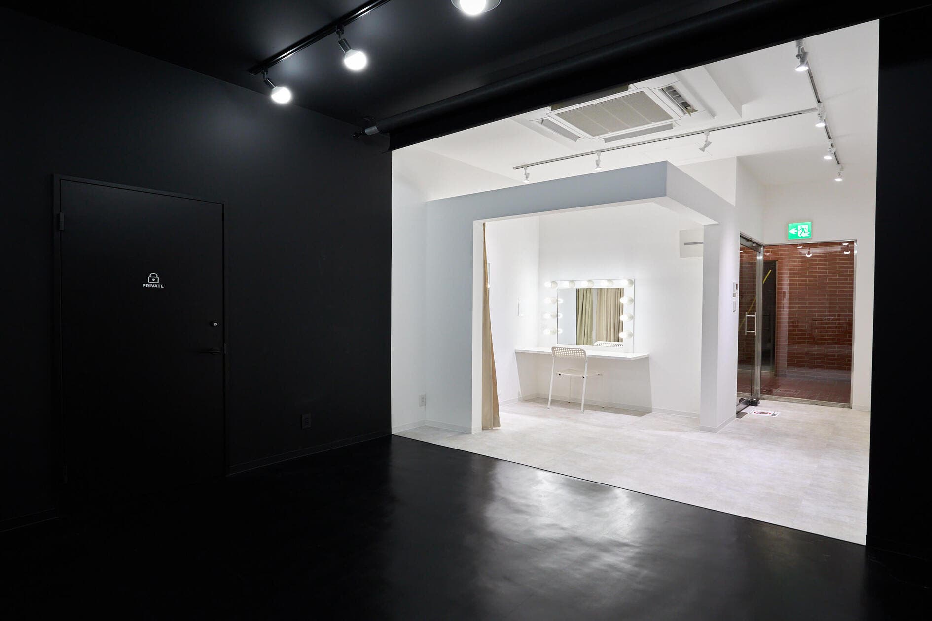 桜木町駅から徒歩11分｜白ホリと黒背景が使える無料機材が豊富に揃った格安レンタル撮影スタジオの写真10