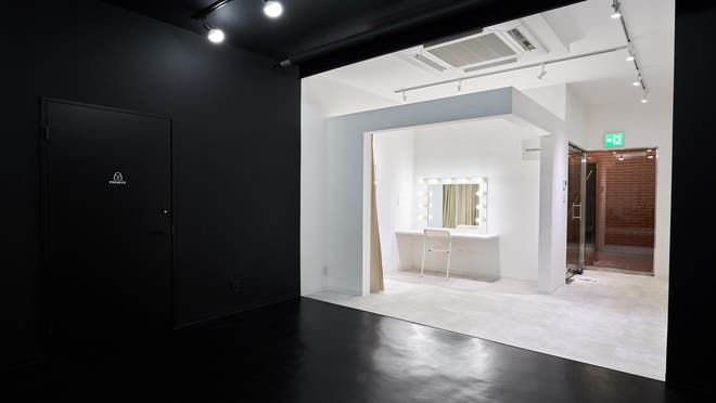 桜木町駅から徒歩11分|白ホリと黒背景が使える無料機材が豊富に揃った格安レンタル撮影スタジオの写真10