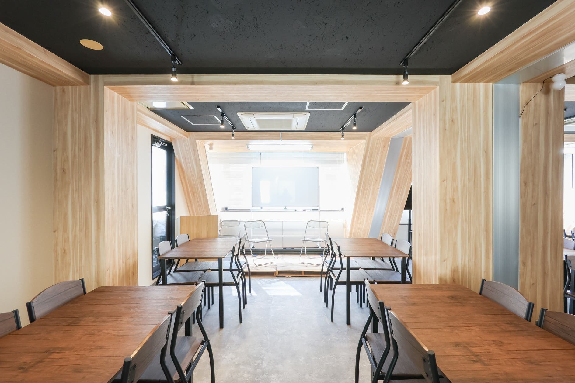 12日オープン🌟〈YOYO秋葉原〉席数85。立食100名・パーティ・打ち上げ・研修・セミナー・二次会・秋葉原駅徒歩4分の写真6