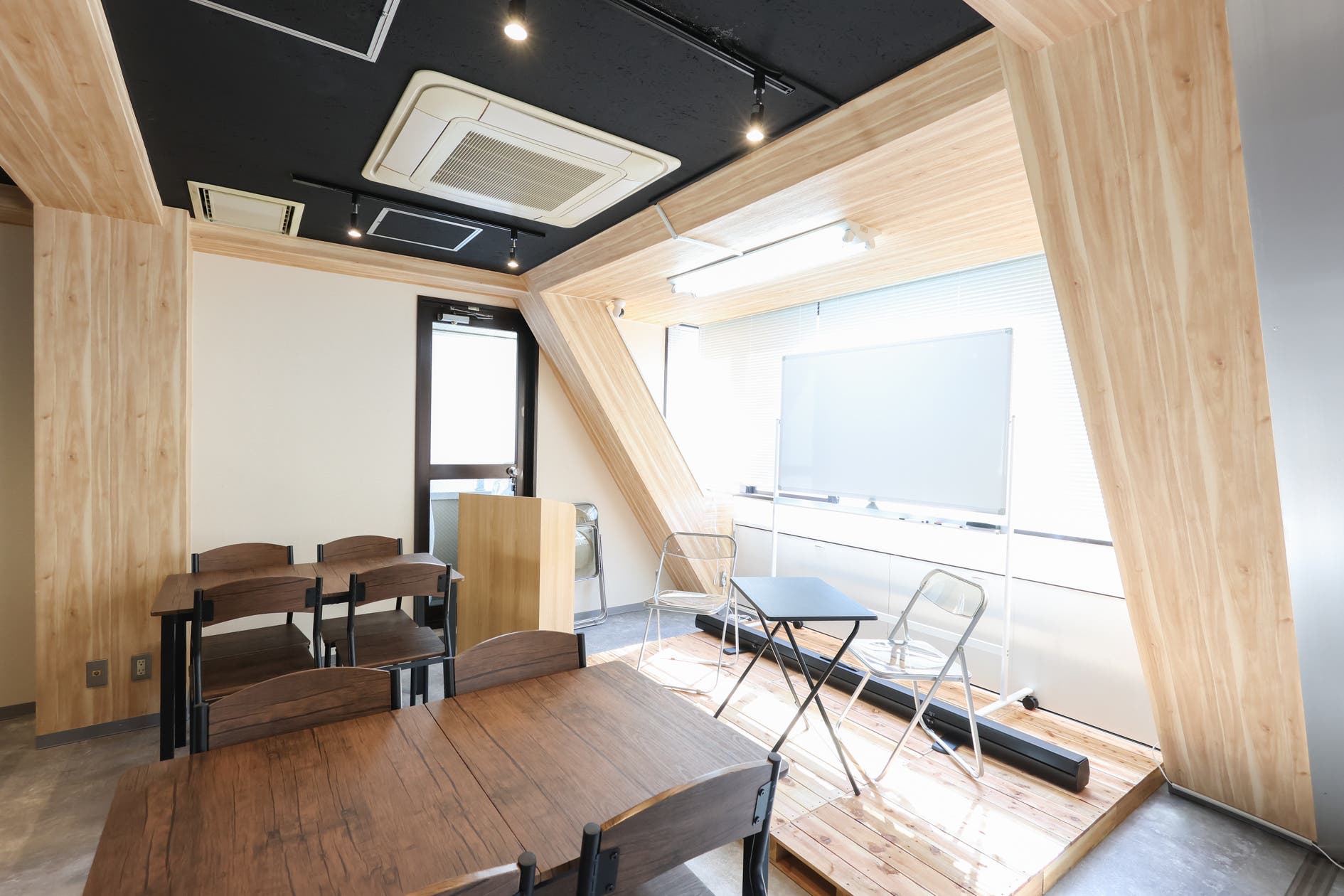 12日オープン🌟〈YOYO秋葉原〉席数85。立食100名・パーティ・打ち上げ・研修・セミナー・二次会・秋葉原駅徒歩4分の写真13