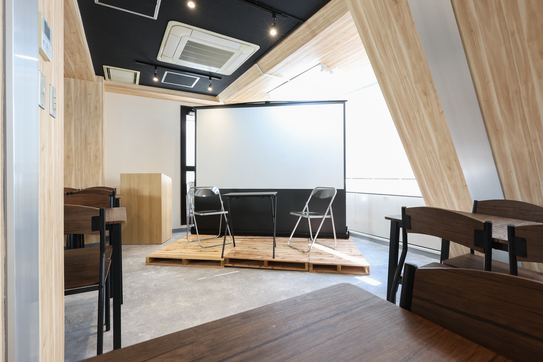 12日オープン🌟〈YOYO秋葉原〉席数85。立食100名・パーティ・打ち上げ・研修・セミナー・二次会・秋葉原駅徒歩4分の写真19