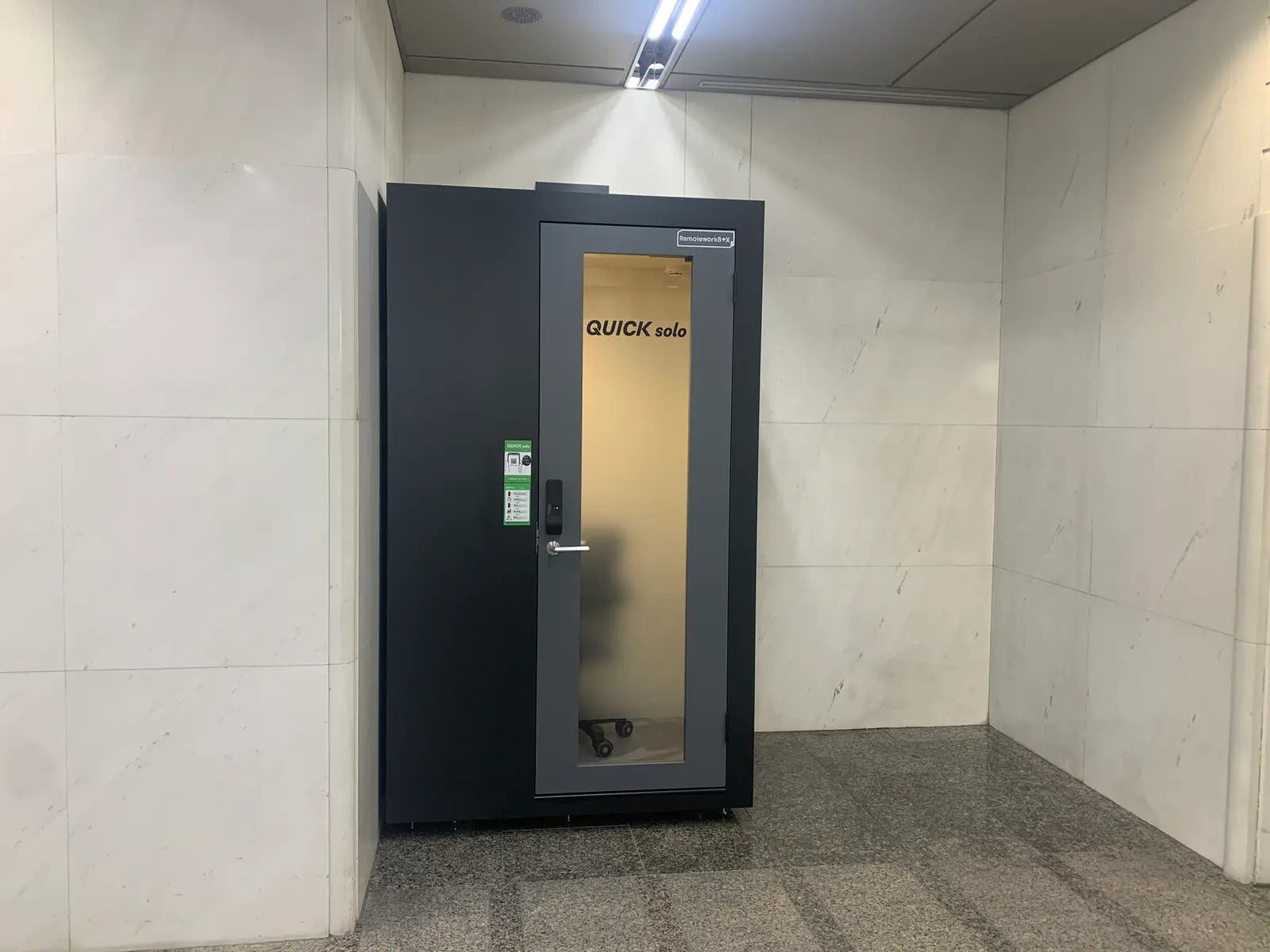 【QUICK solo 大宮MTビル】No.1　完全個室⭐️Wi-Fi無料！テレワーク/Zoom/自習の写真1