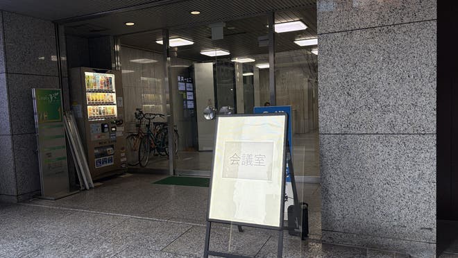 併設の控室も利用可能!レンタルスペース&大会議室【大阪駅・梅田駅各線より徒歩3分~5分の好立地♪】の写真8