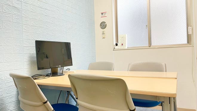 <写話室下北沢>【リニューアル✨】下北沢駅徒歩3分🚃完全個室✨Wi-Fi📶プロジェクタ🎥背景布/三脚/フラットライトの写真4