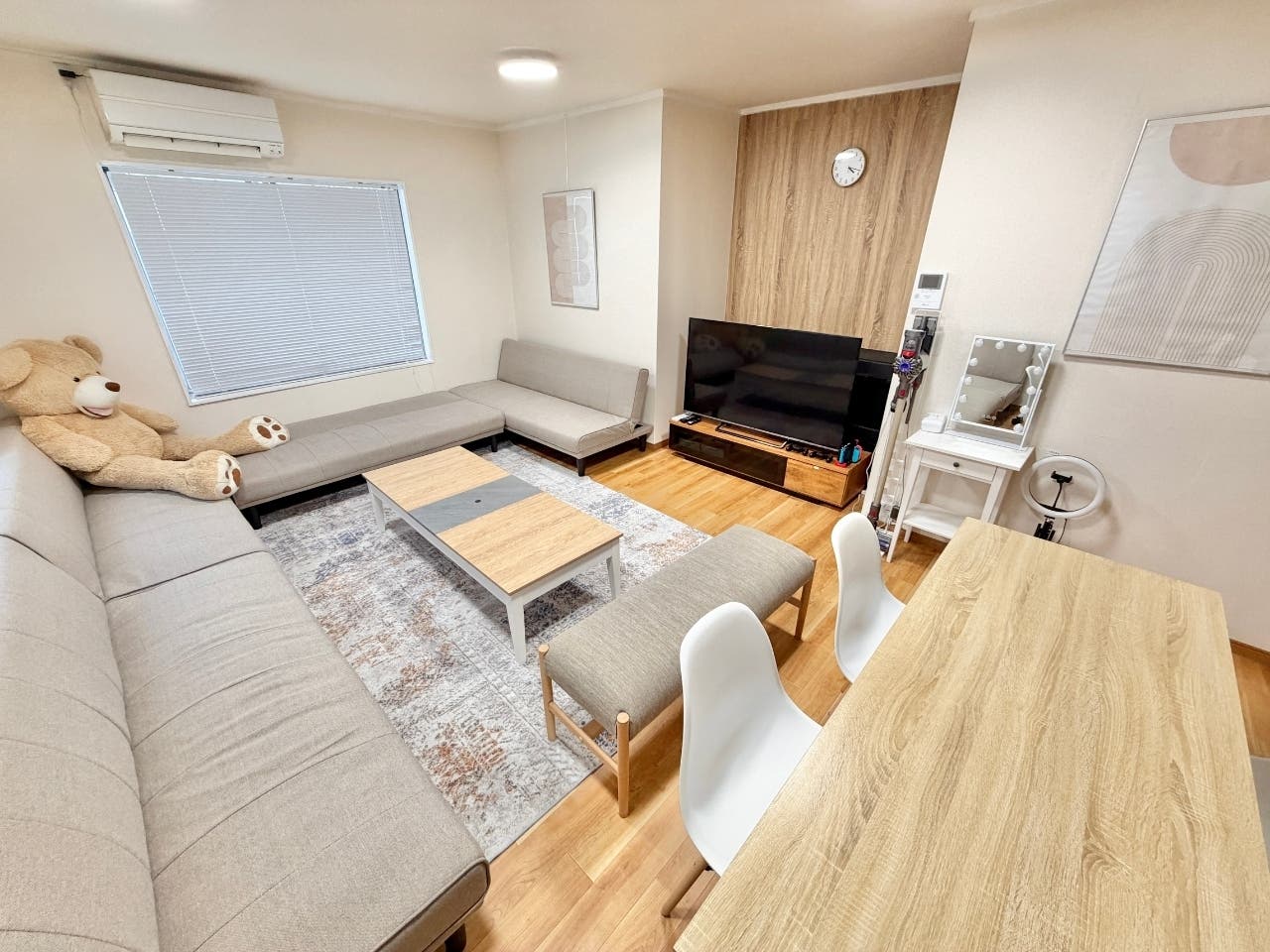 【無料駐車場あり】最大15名様✨誕生会/歓送迎会/デート/女子会/撮影/同窓会に🎉地域最大！24時間営業📣の写真1