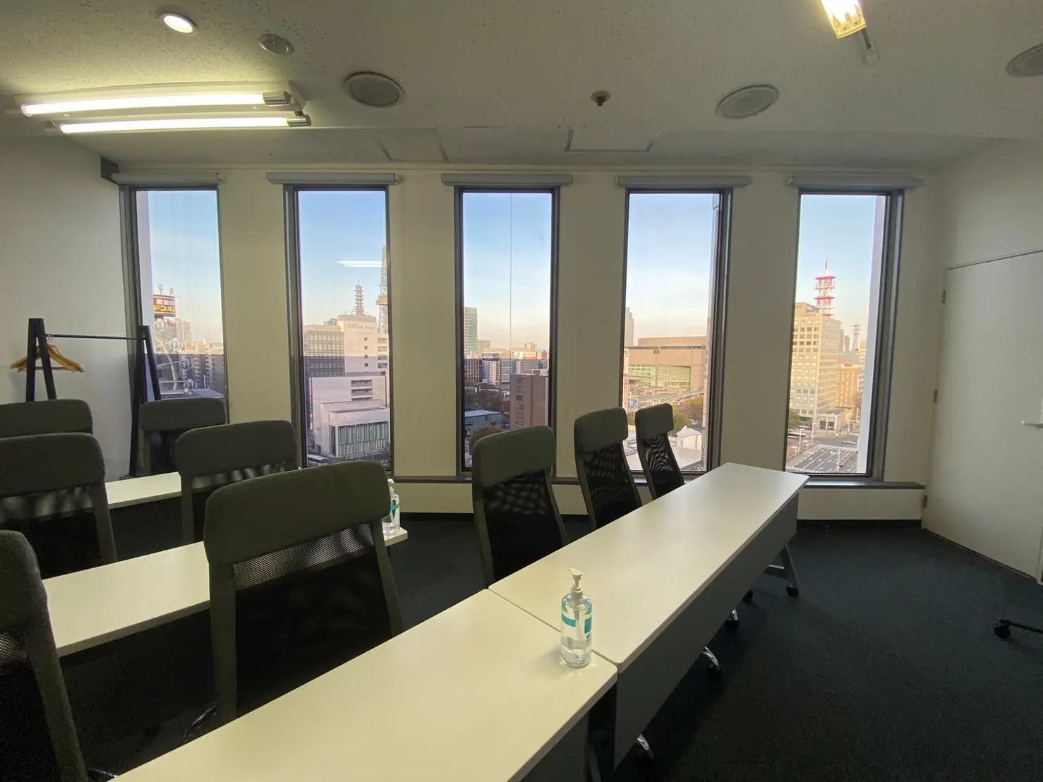 【スカイル カンファレンスルーム】　完全個室・最大12名収容の会議室・Wi-Fi無料！の写真1