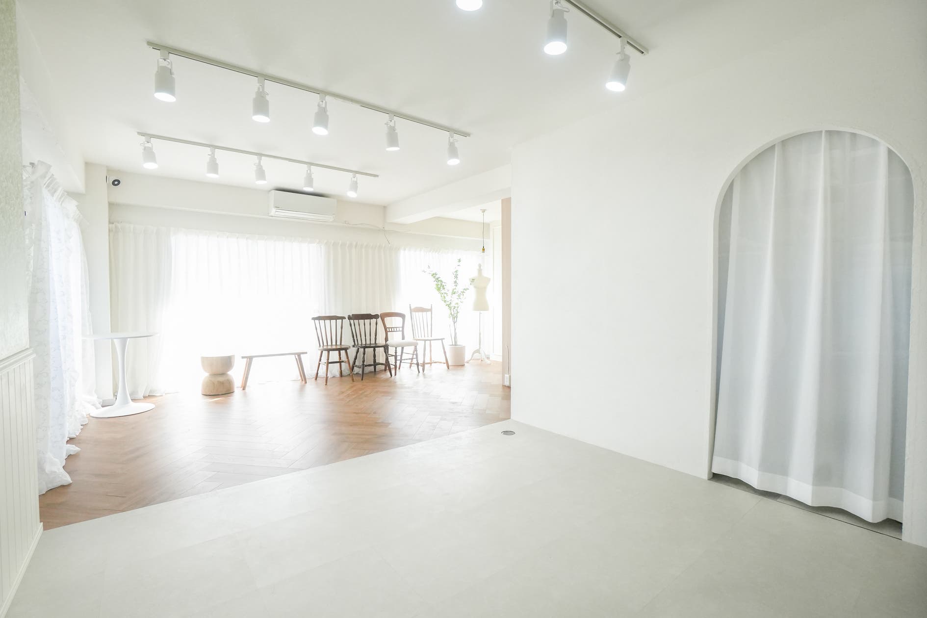 OPEN記念割🌿自然光差し込む撮影スタジオ☀️背景6種×撮影機材📸千駄ヶ谷｜バースデーフォト、推し活、ポートレート撮影の写真1