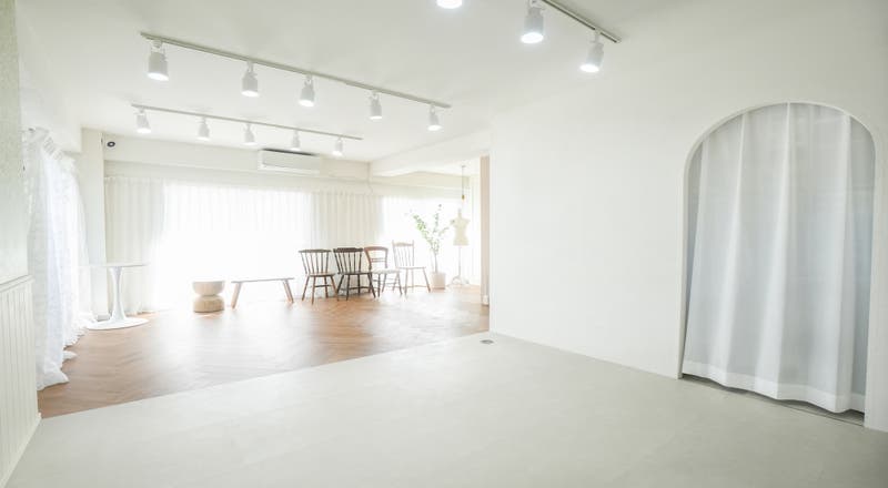 OPEN記念割🌿自然光差し込む撮影スタジオ☀️背景6種×撮影機材📸新宿御苑｜バースデーフォト、推し活、ポートレート撮影