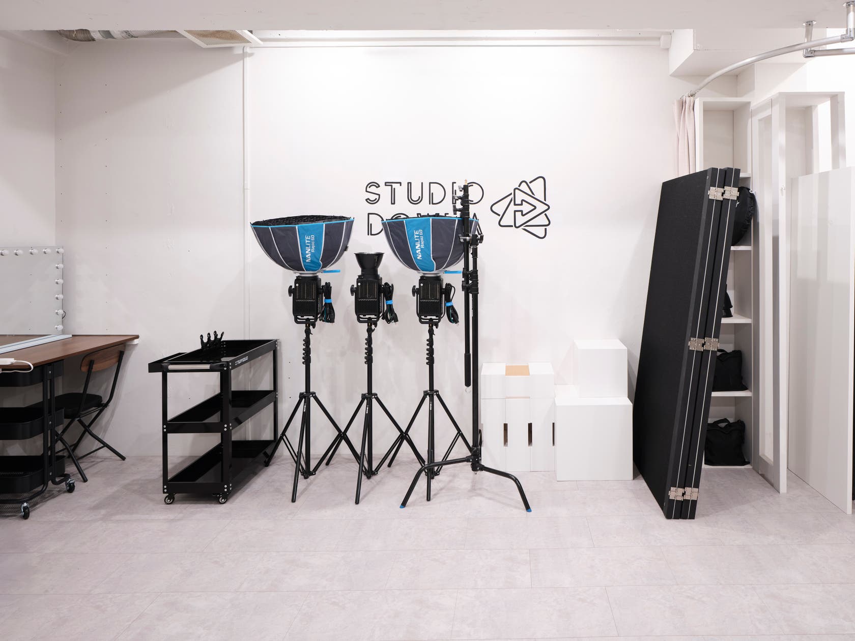 明治神宮前出口より徒歩２分の撮影スタジオ・壁面鏡張りのため、ダンススタジオとしても利用可能の写真4