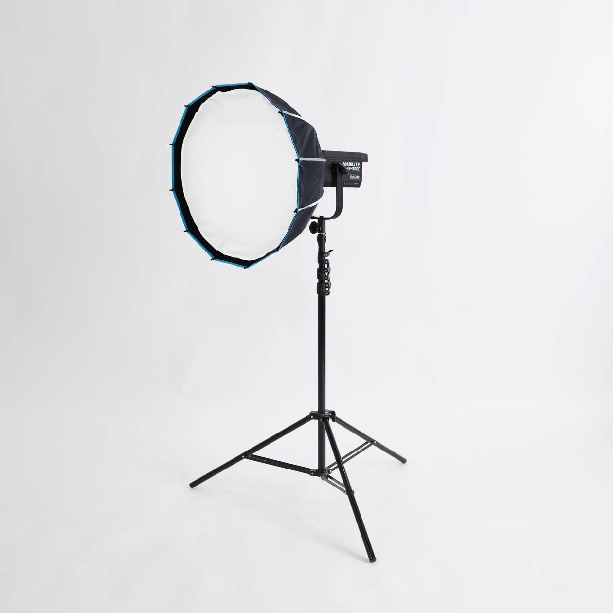 明治神宮前出口より徒歩２分の撮影スタジオ・壁面鏡張りのため、ダンススタジオとしても利用可能の写真7