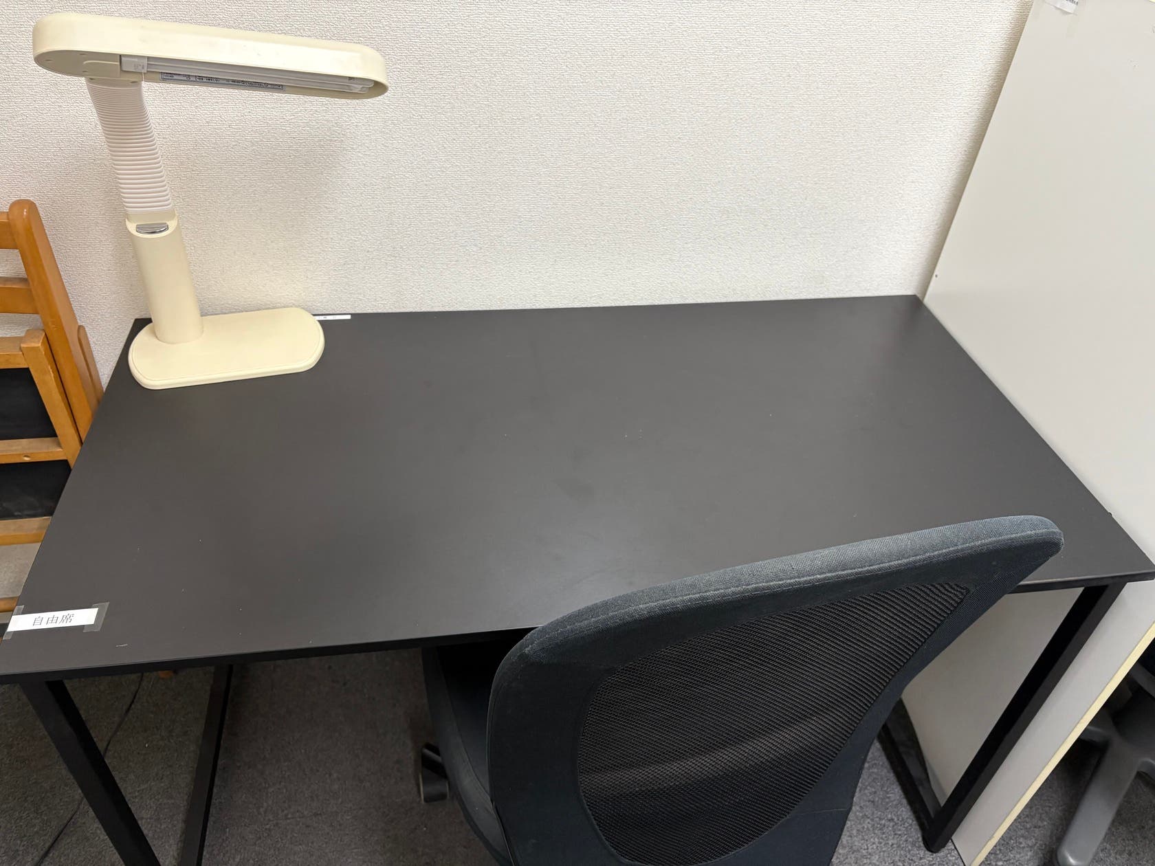 【本八幡駅 徒歩２分】24時間利用できるレンタル自習室 / Wifi利用可・集中して勉強や作業を進めたい場合などに！の写真4