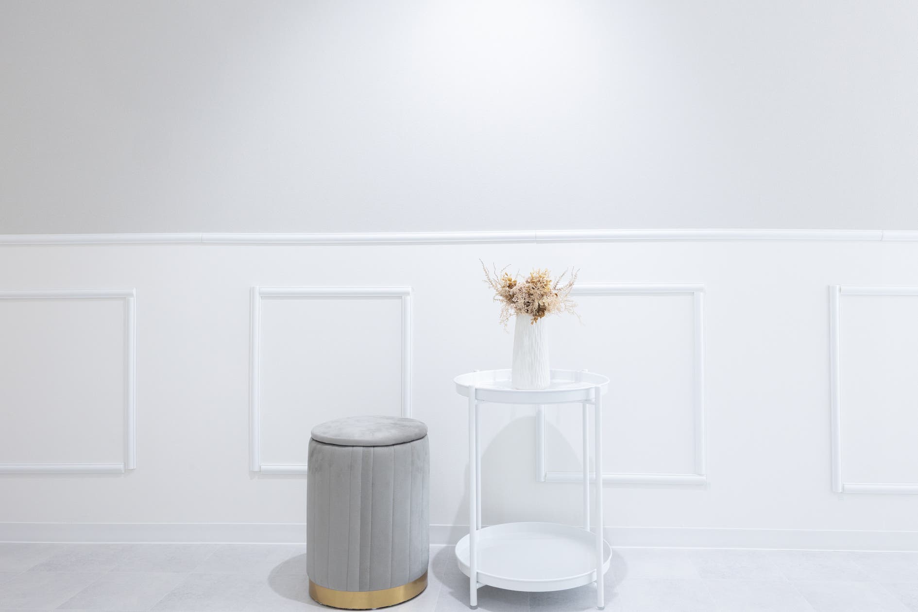 【💐撮影小物無料｜なんば駅5分すぐ】自然光が降り注ぐ完全貸切の撮影スタジオ✨モール壁で高級感グッと演出/ ポートレートの写真9