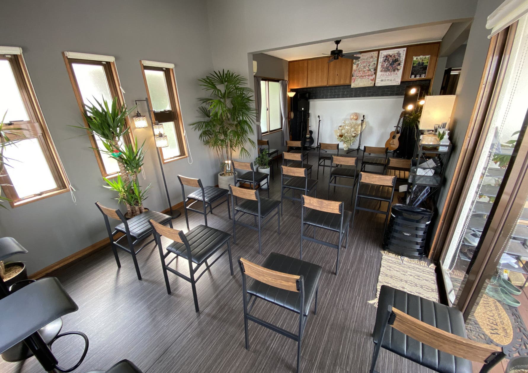 貸切カフェ！人気の北谷アラハビーチから徒歩1分！小規模パーティーやミニLIVE、セミナー講演、ワークショップなど使い方いろいろ♪の写真4